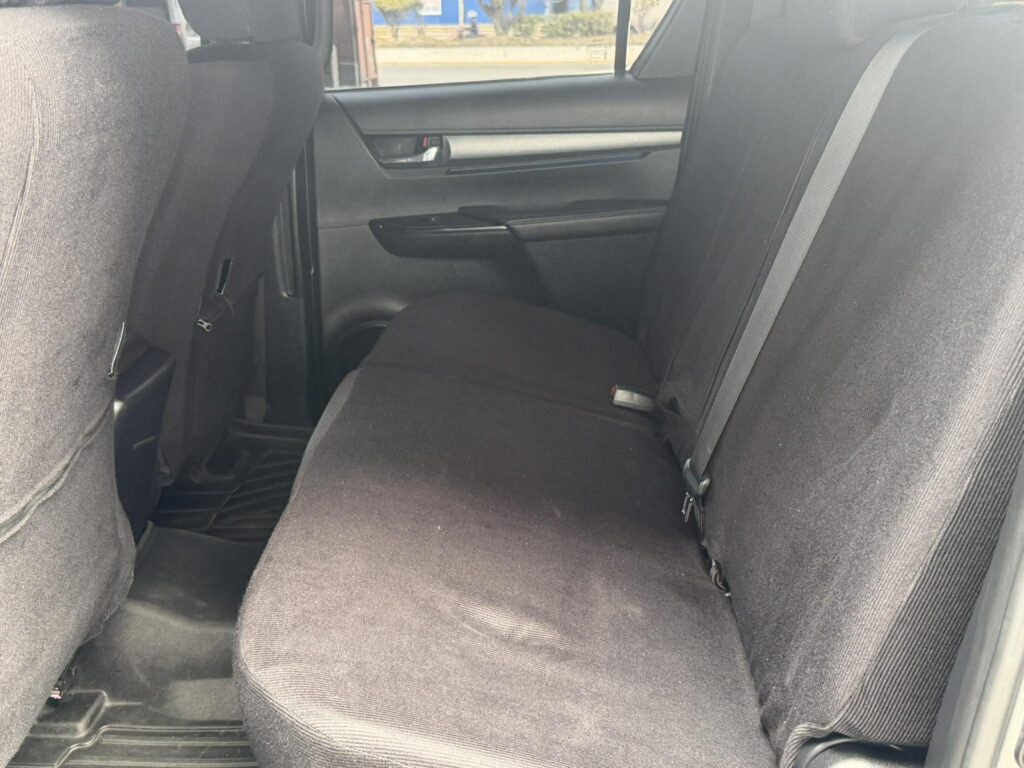 2023 TOYOTA HILUX 2.4 CONQUEST 4X4 28TKMS ONLY AUTOMATIC TRANSMISSION ...